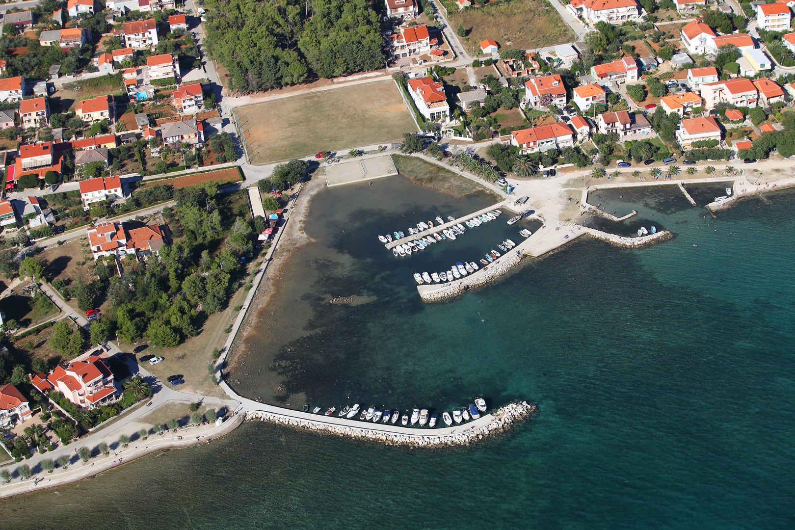 Pomozite nam stvoriti centar koji Privlaka zaslužuje, ispunite anonimnu ...